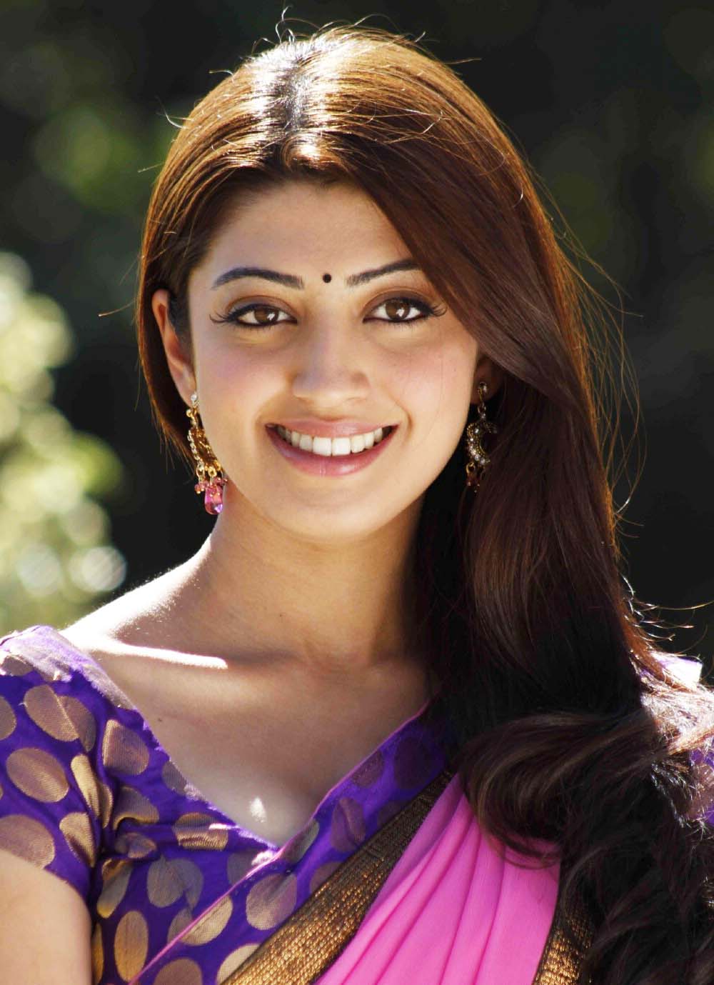 Pranitha Subhash profile family, wiki Age, Affairs, Biodata, Height ...
