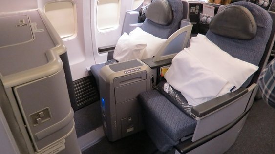 United Airlines First Class 757