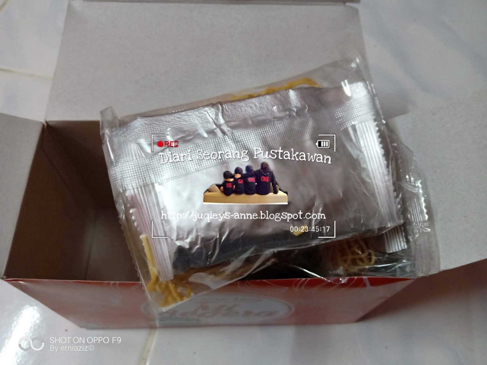 - Diari Seorang Pustakawan -: Mee segera Mee Nak Mee - review