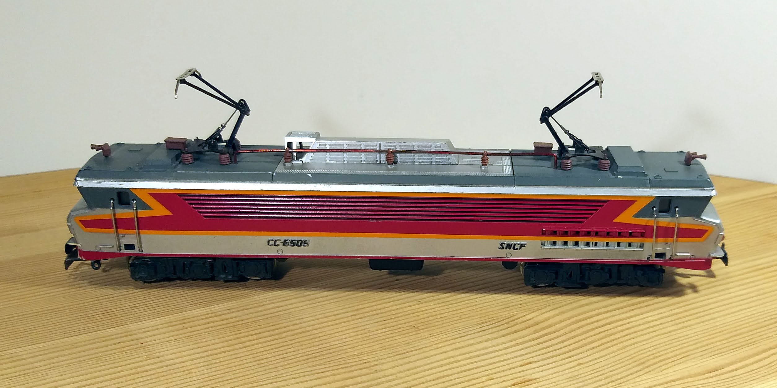 Mini-Manèges: Restauration d'une CC 6505 Jouef