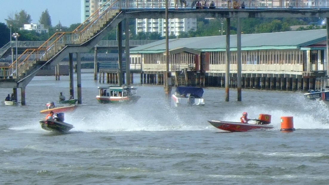 Lumba Perahu Kayuh dan Lumba Perahu "Tambang"