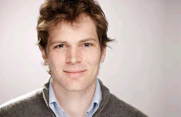 Charlie Heaton Net Worth Bio Height Family Age Weight Wiki 2021