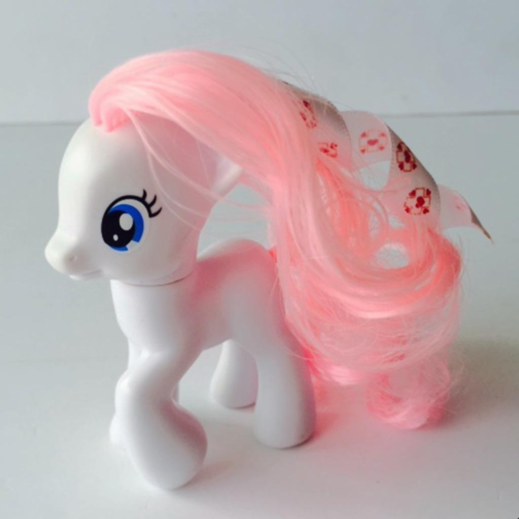 Ribbon Hair Singles Nurse Redheart Brushable Spotted | MLP Merch