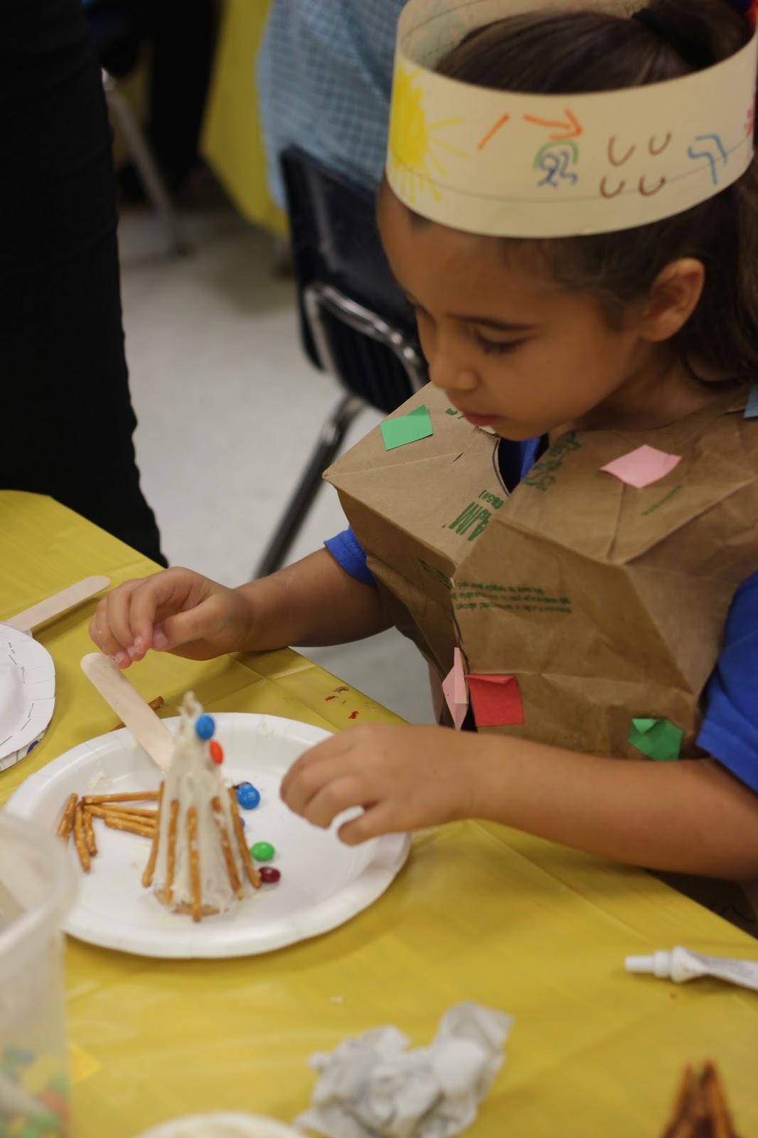Kindergarten Smiles: Thanksgiving Centers (Parent Activity)