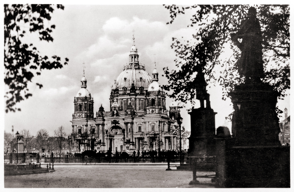 Amazing Photos Capture Street Scenes of Berlin in the 1930s ~ Vintage ...