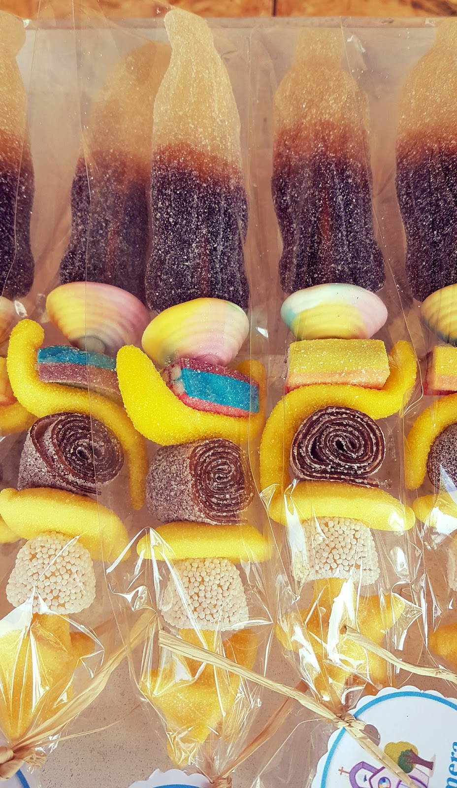 luz de sol Comiendo Culo chuches de coca cola brillo Orden alfabetico traje