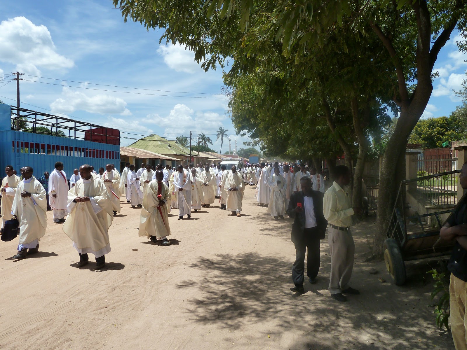 KAZI YAKO NI JINA LAKO: SIKU YA MAZISHI YA FR.JOACHIM NDELIANARUA, HUKO ...
