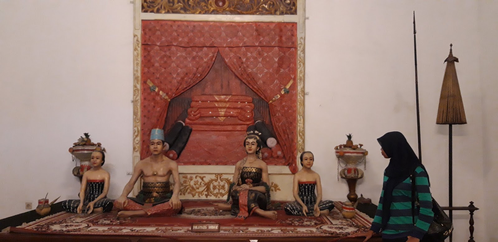 TRAVELLING IS THE WAY TO SEE A LIFE: Jalan-Jalan ke Solo Balapan