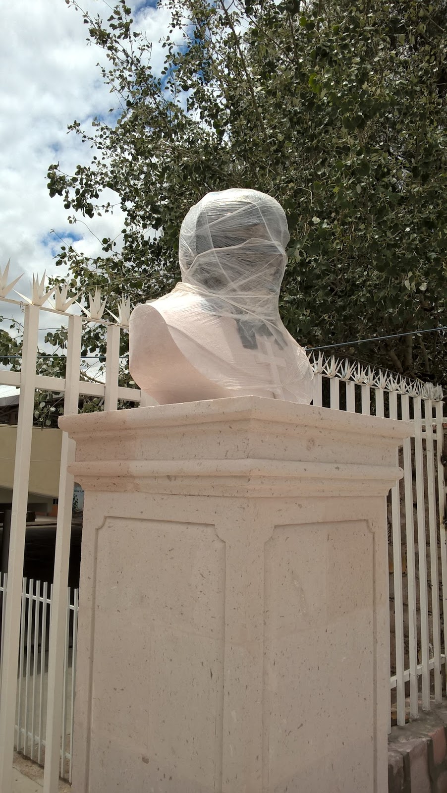 Historia de la Diócesis de Zacatecas. : Plazuela y monumento a Fr ...