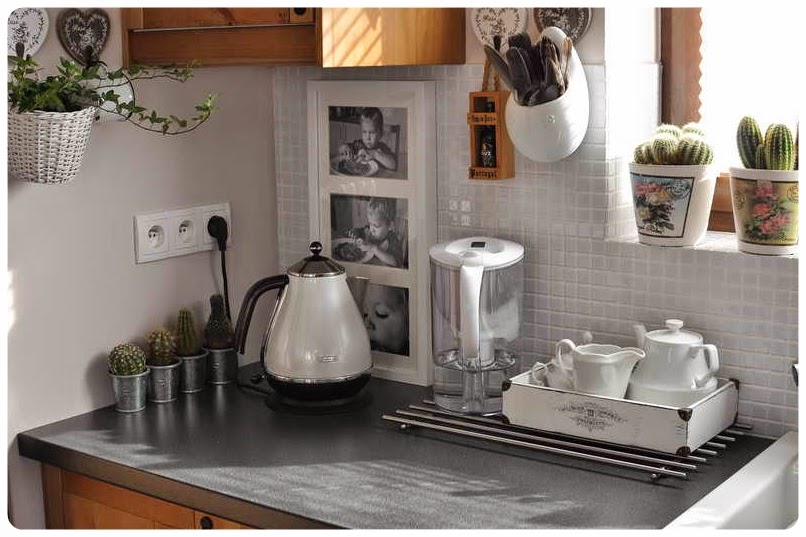 103 metry: 54. Drewniana taca na utensylia kuchenne. Nieudany transfer