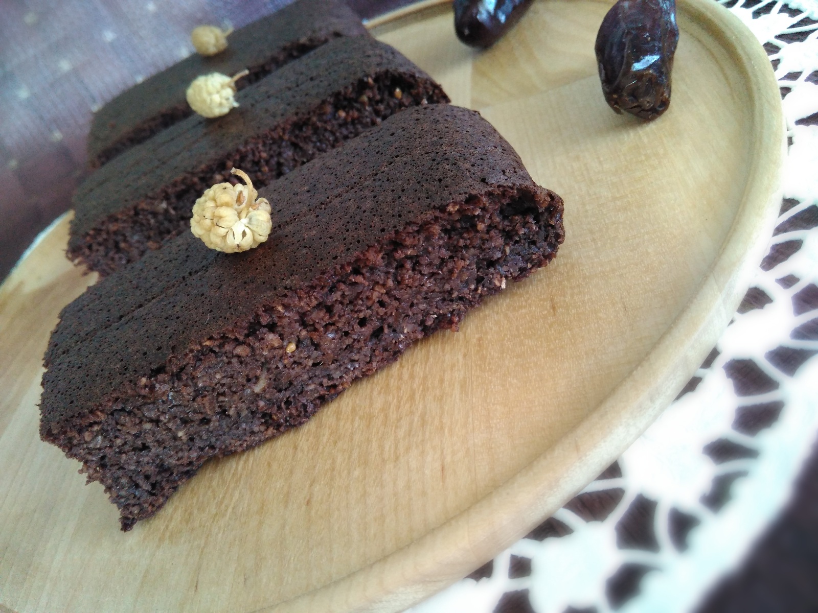 Kolac sa hurmama bez secera i psenicnog brasna