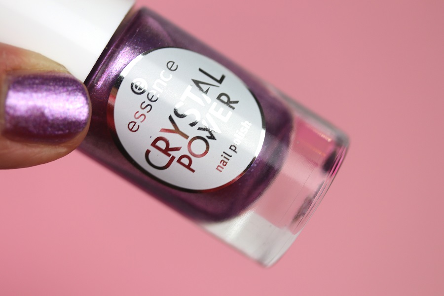 Glam & Shine - Beautyblog: essence Crystal Power Nagellack be yourself 04