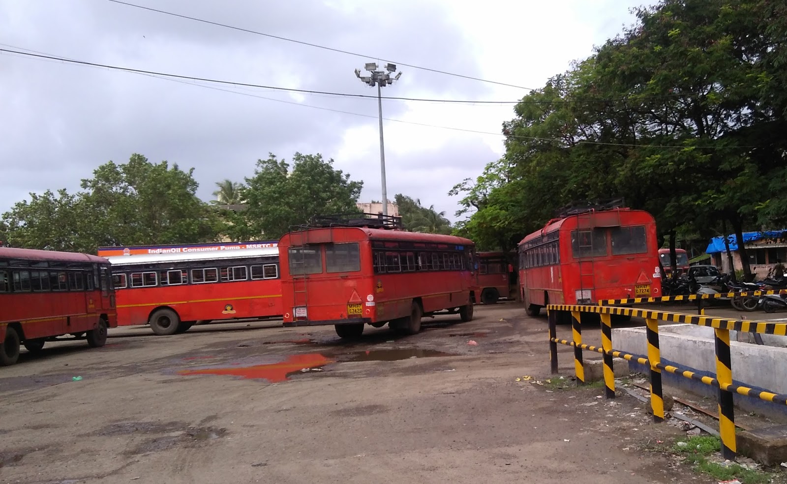 India's Transportation: MSRTC Bus Stand