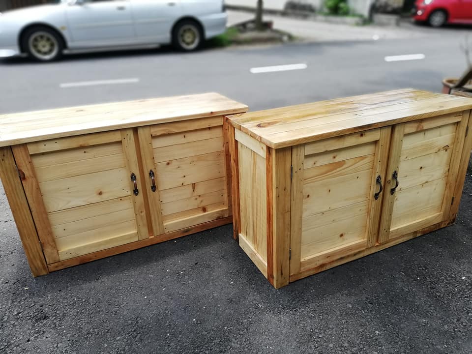 Dekorasi perabot kayu pallet tak kurang cantiknya