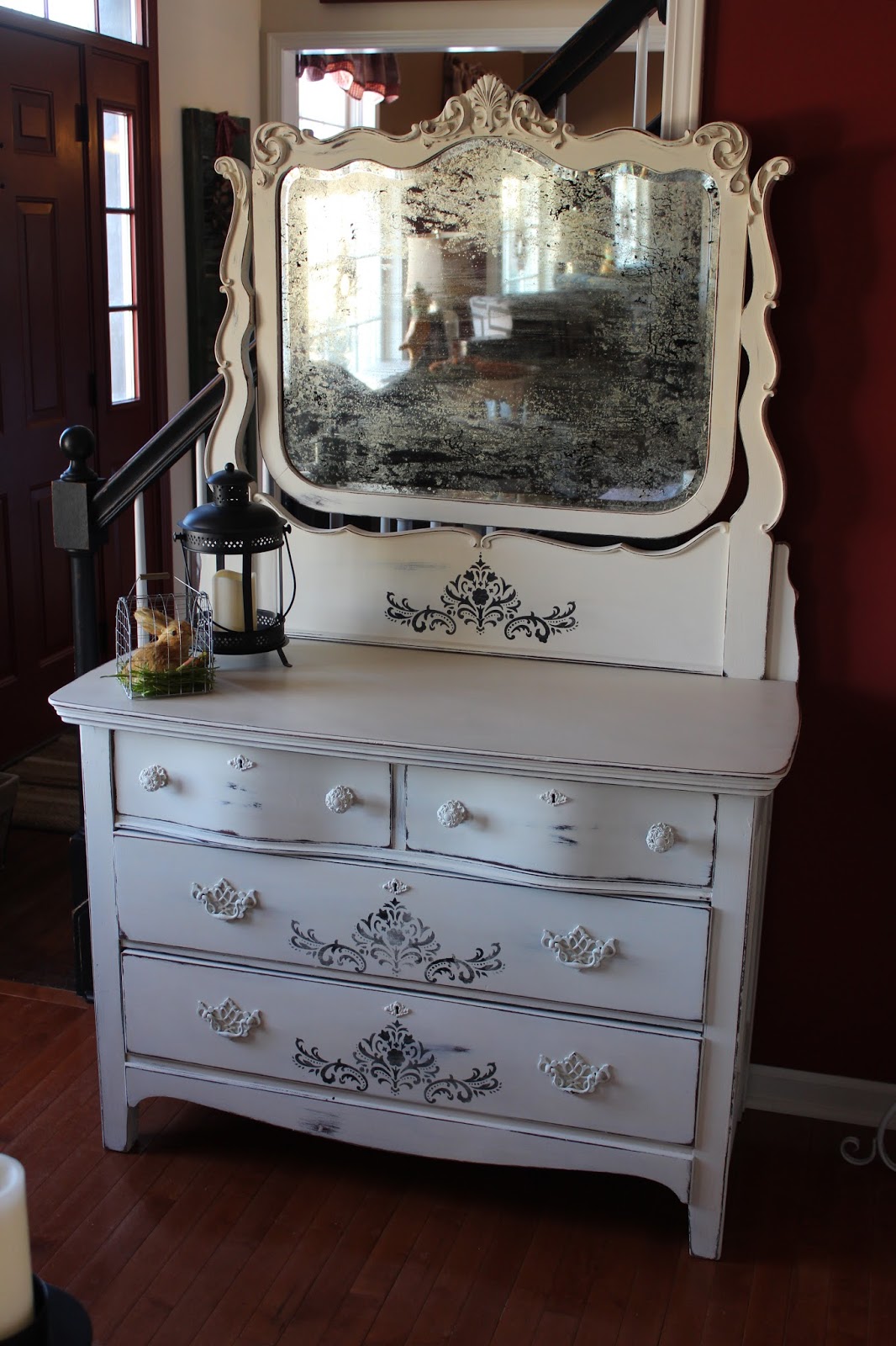 Rustic Treasures: Creating an Antique Mirror effect