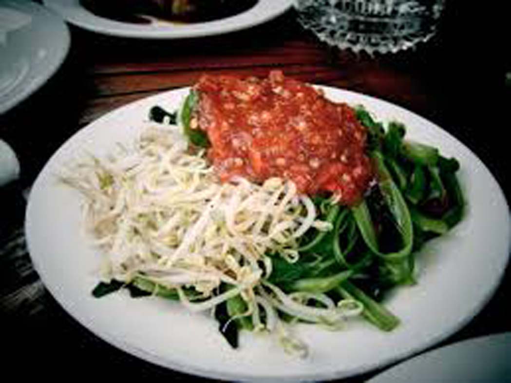 Cara membuat Pelecing Kangkung Khas Lombok yang Enak dan Mudah - Resep ...