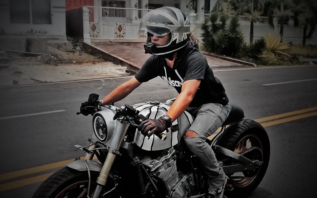 Oldschool Gixxer - Inazuma café racer