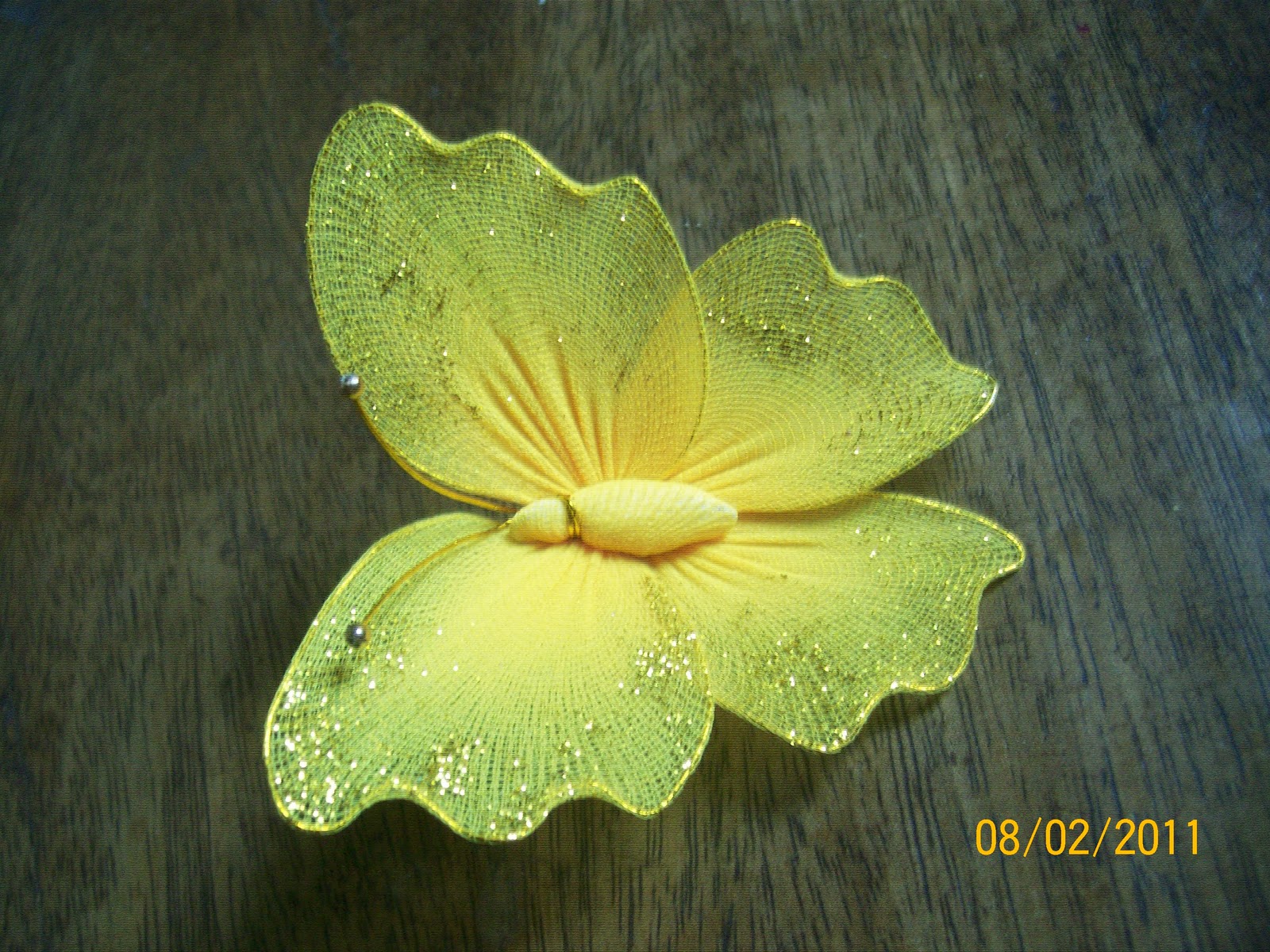 Tinas Creations: Instructions on making a nylon stocking butterfly