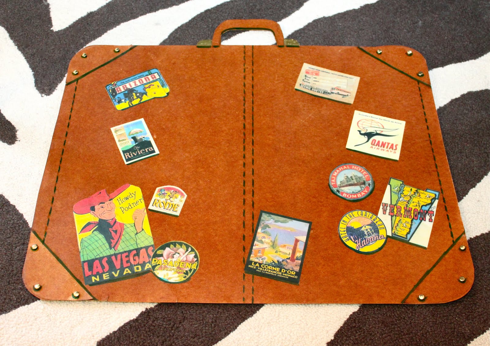 Paintings that Fly: NOVEL DESTINATIONS - LIBRARY DISPLAY