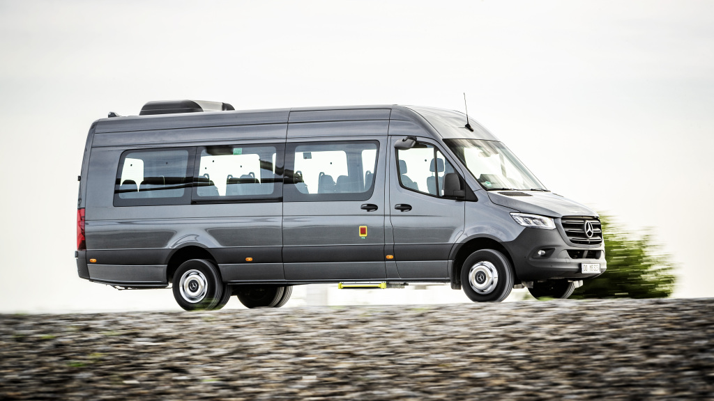Mercedes Benz expande su generación de minibuses con Sprinter Transfer ...