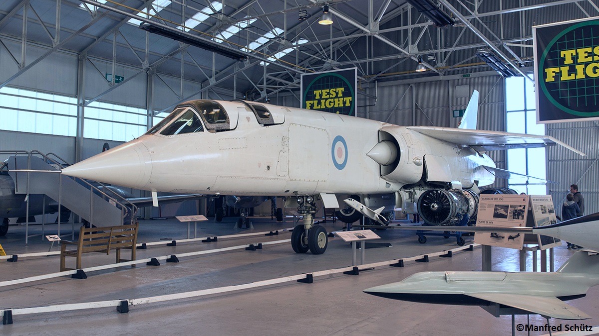 Aircraft & Helicopter Pictures by Manfred Schütz: XR220 BAC TSR-2 Royal ...