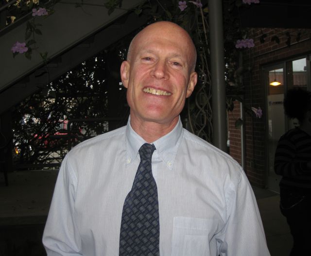 JUST BITE ME.....: WEST HOLLYWOOD POLICE BRUTALITY....OR NOT?