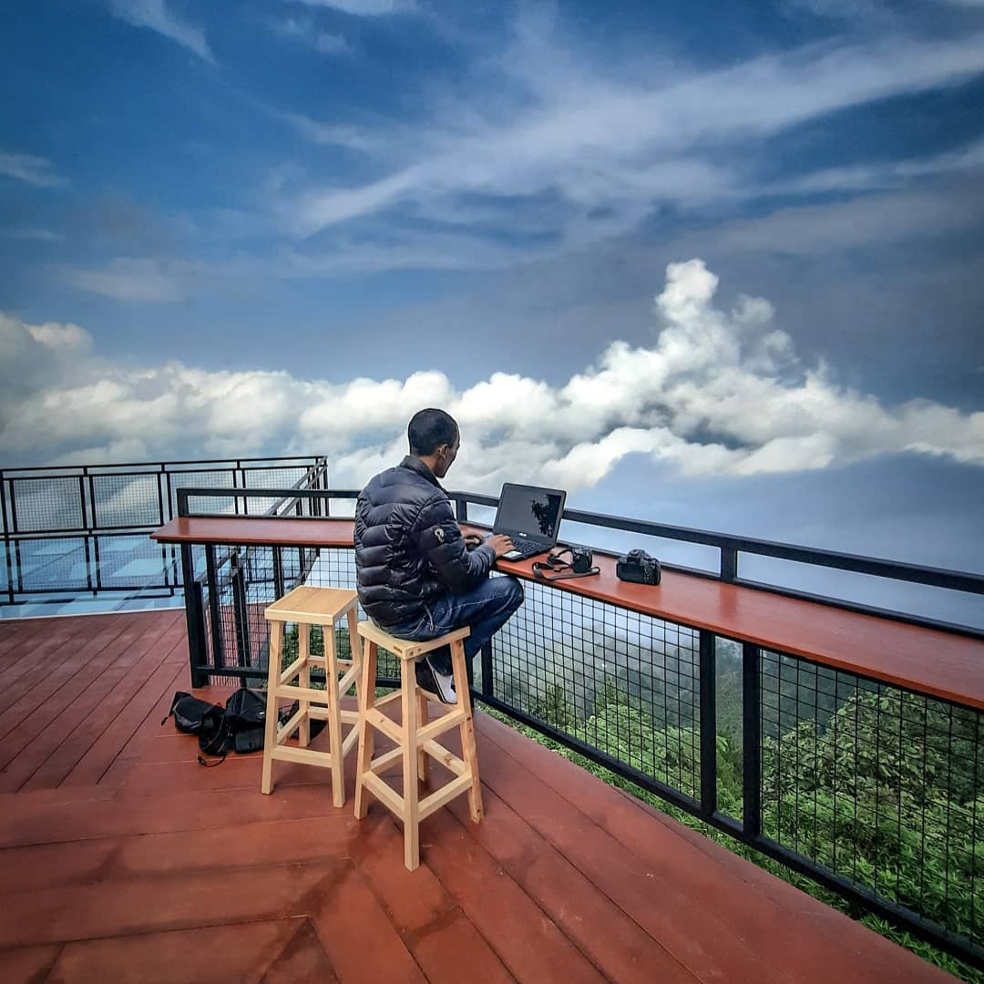 Lokasi dan Tiket Masuk Awang Awang Sky View Magelang di Gunung Telomoyo