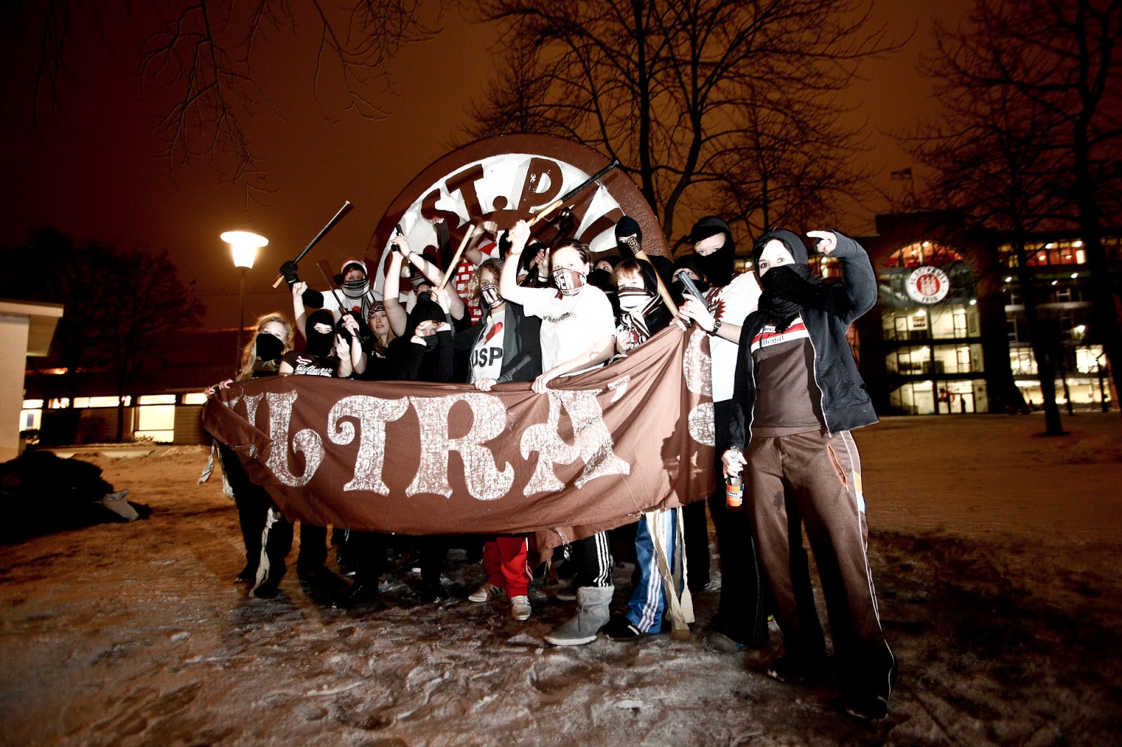 דיון רשמי Female Ultras-חו"ל - FXP