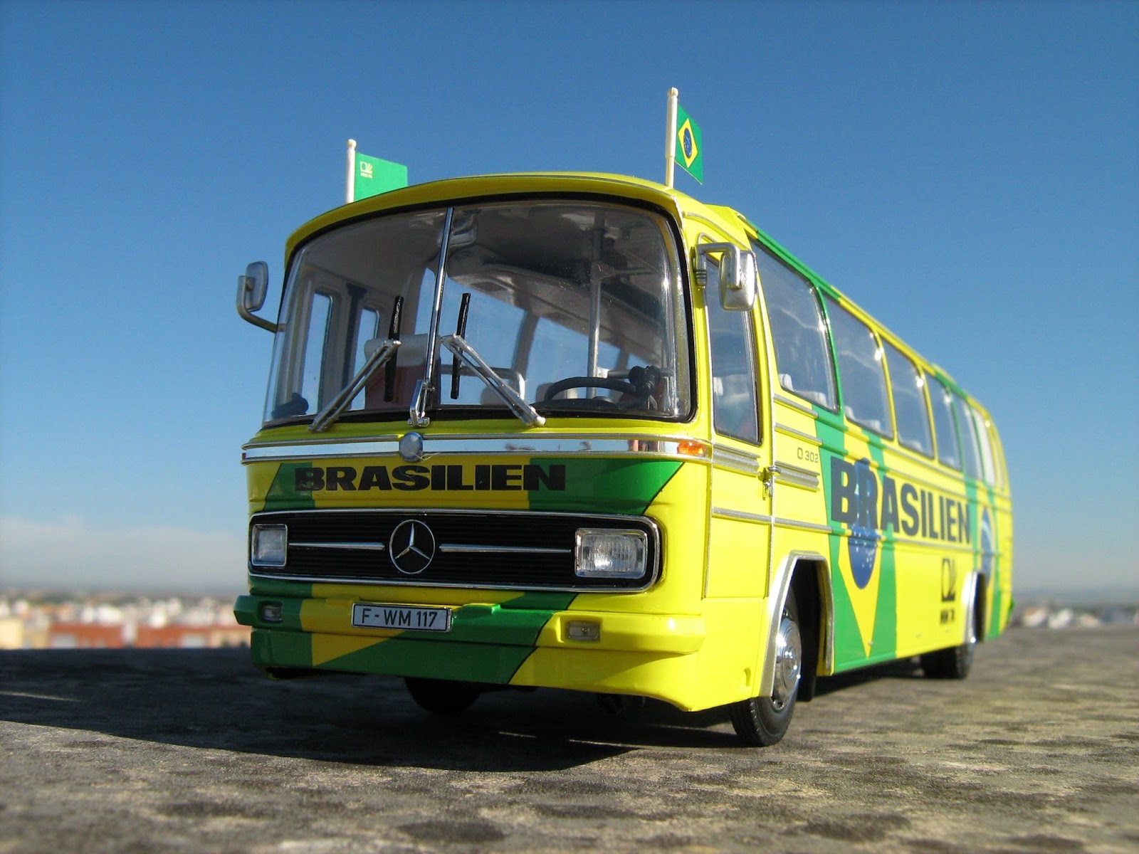 El Garaje Algabeño: Mercedes Benz O 302 "Bus Football WM 1974 Brasil ...
