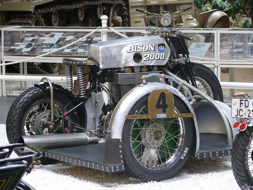 Oil stain garage: NSU Bison 2000