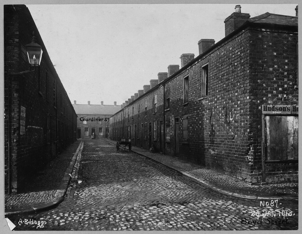 60 Amazing Vintage Photographs Capture Street Life in Belfast in the ...
