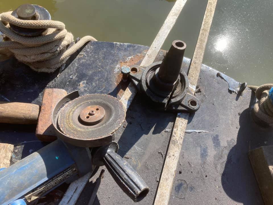upside down in cloud: replacing the rudder stock bearing on a narrowboat