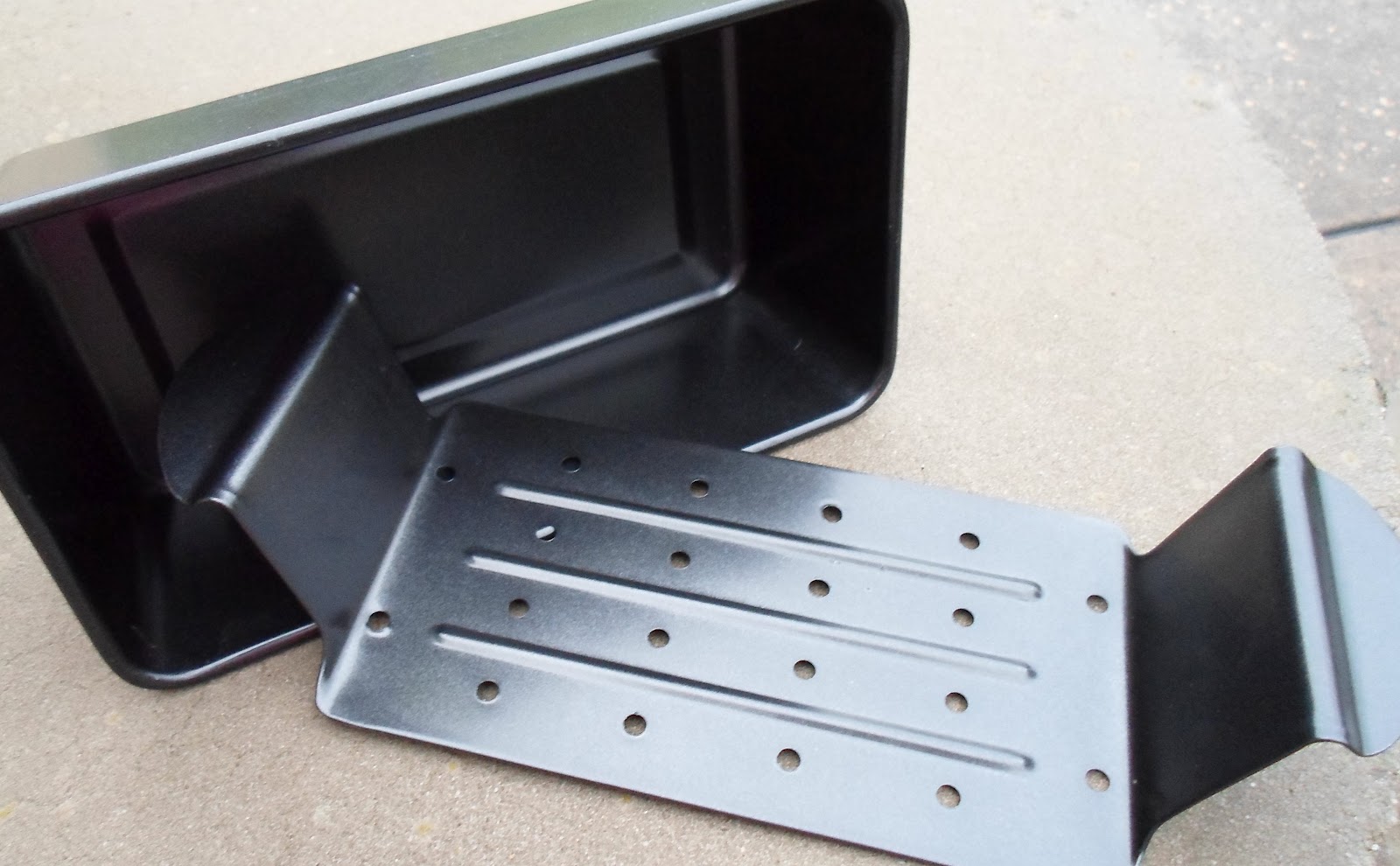 Happier Than A Pig In Mud: Paula Deen's Meatloaf and a new kitchen toy!