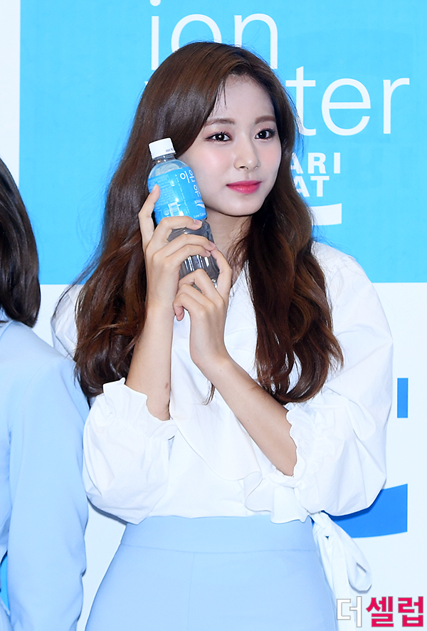 Joe's Twice Photo Blog: 190612 'Pocari sweat' TWICE fan sign event 200 pictures