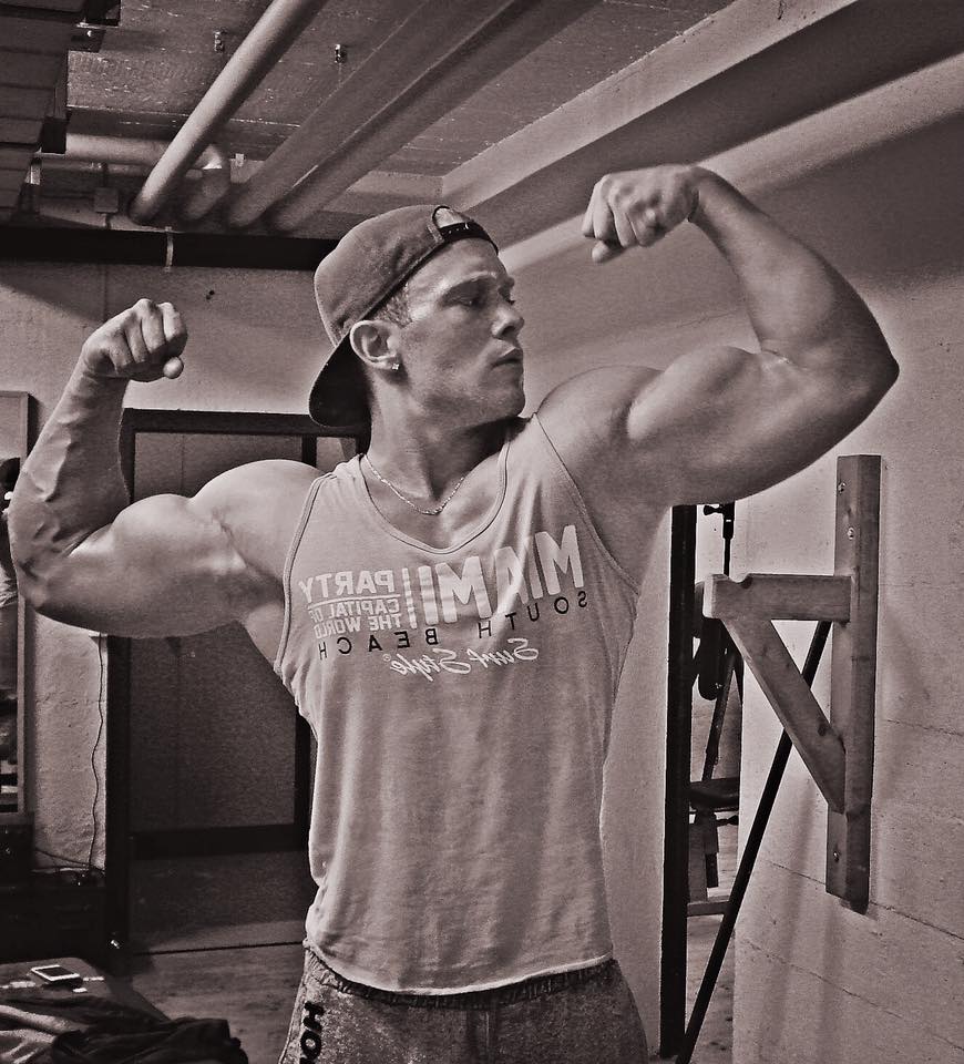 the beauty of male muscle: Lars