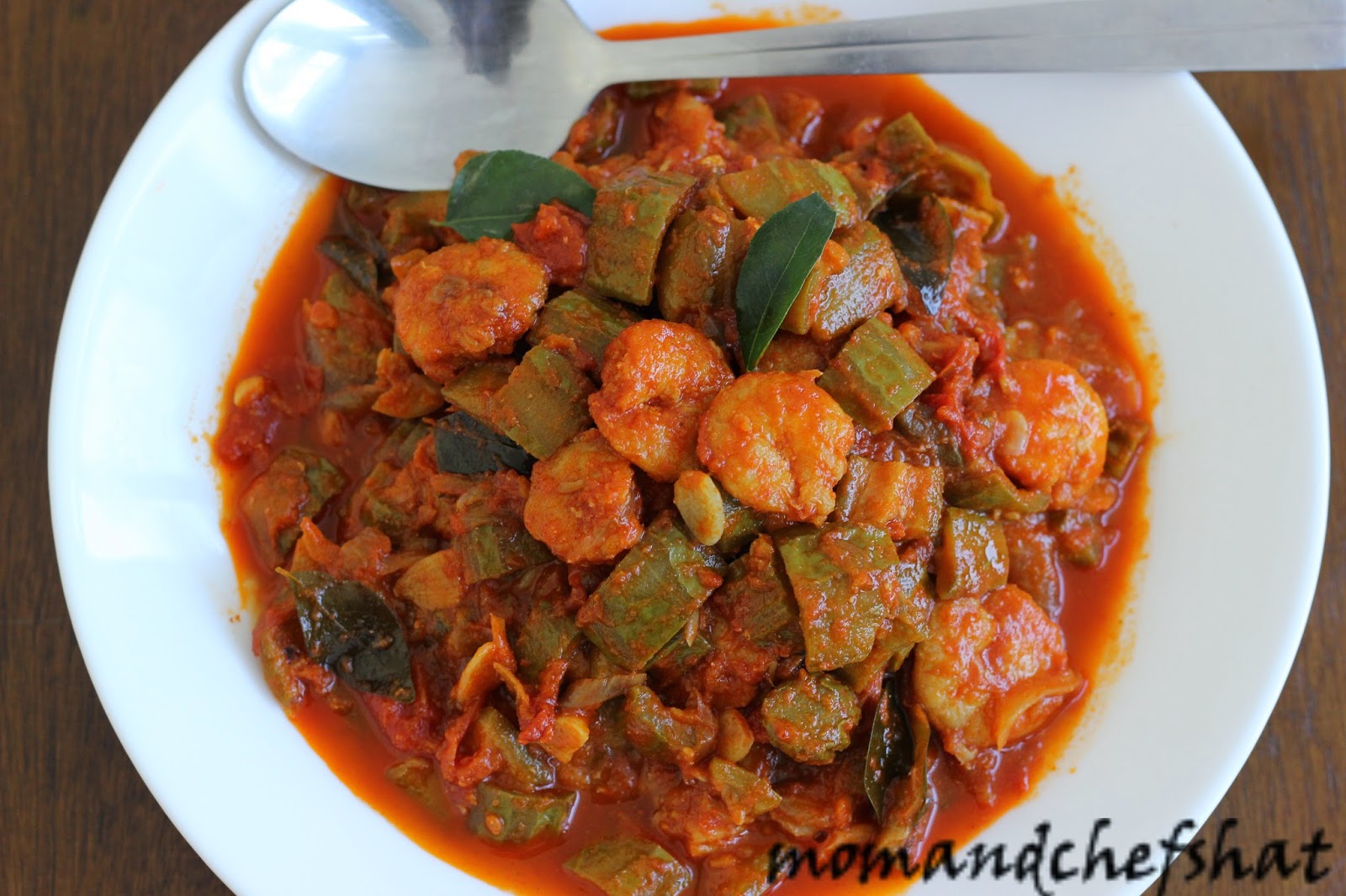 Cooking in mommy's shoes: Peechinga Chemeen Ularthu/Ridge gourd with ...