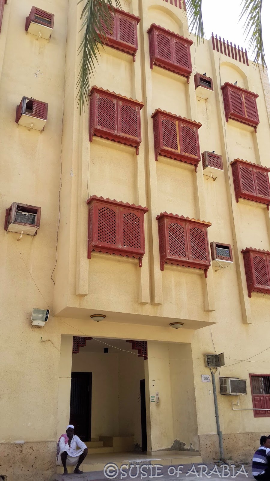 Jeddah Daily Photo: Jeddah: Red Rawasheen