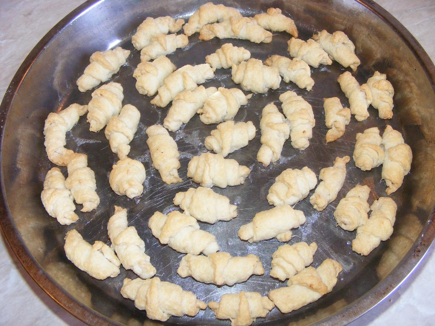 Cornulete fragede cu osanza | Preparatedevis.ro