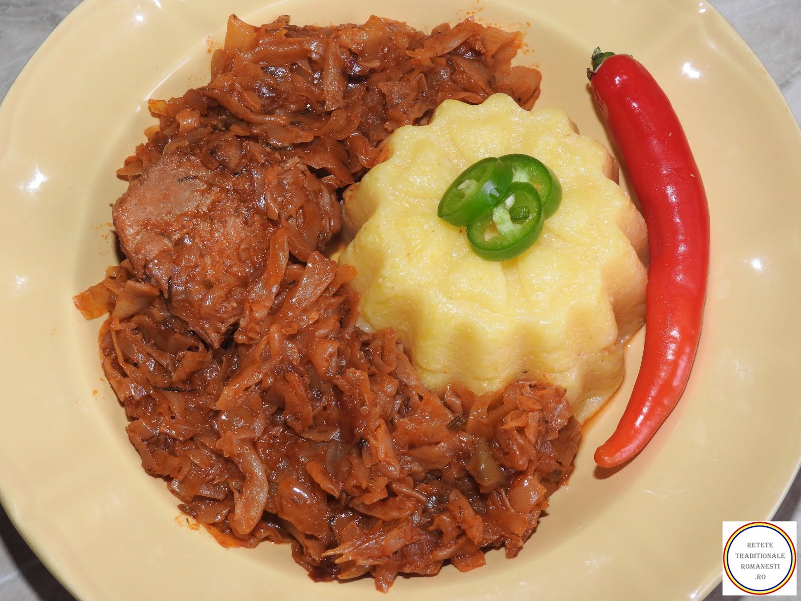 Varza dulce cu porc reteta | Retetetraditionaleromanesti.ro