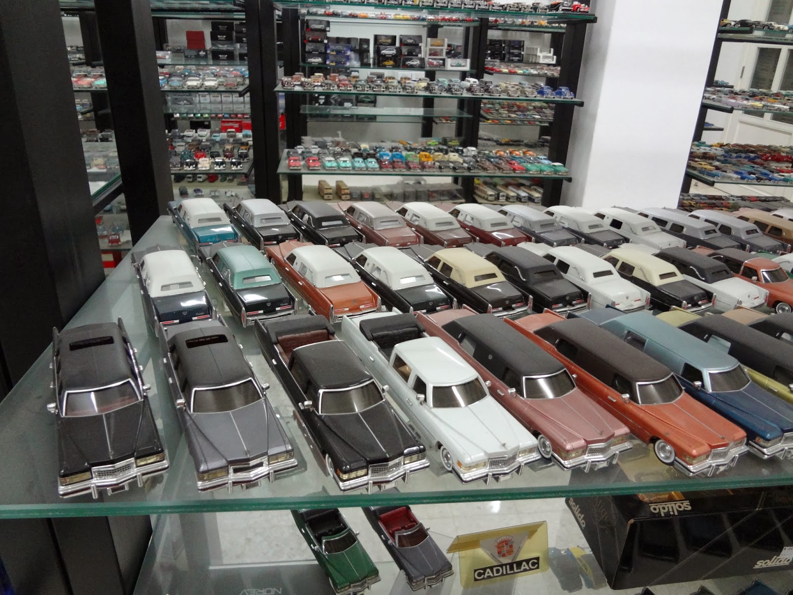 Miniature Car Museum: Tribute to Cadillac