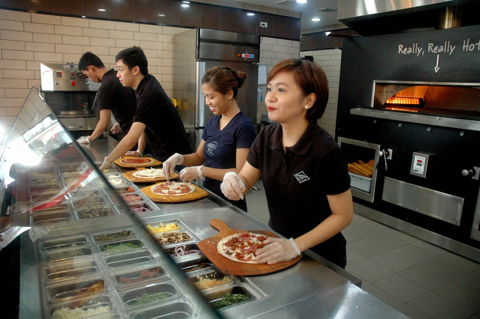 DUDE FOR FOOD: Designing, Building, and Eating Your Very Own Pizza at ...