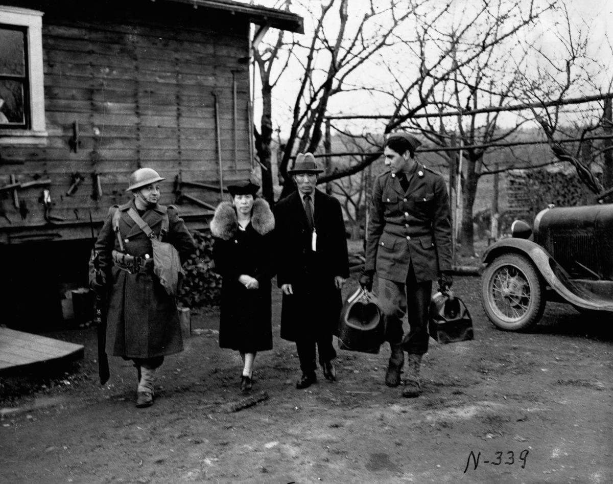 Japanese Relocation During WWII: 30 Heartbreaking Photos of Japanese ...