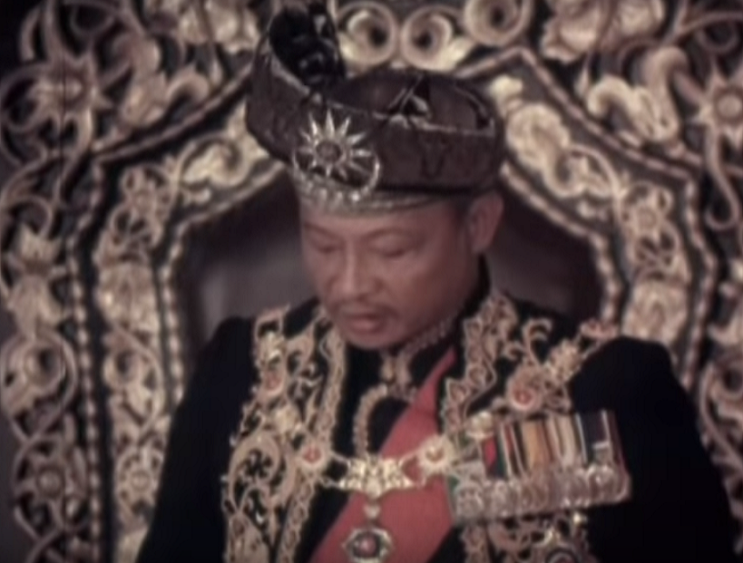 WARISAN RAJA & PERMAISURI MELAYU: Muskat Yang Dipakai Oleh 2 Orang Yang ...