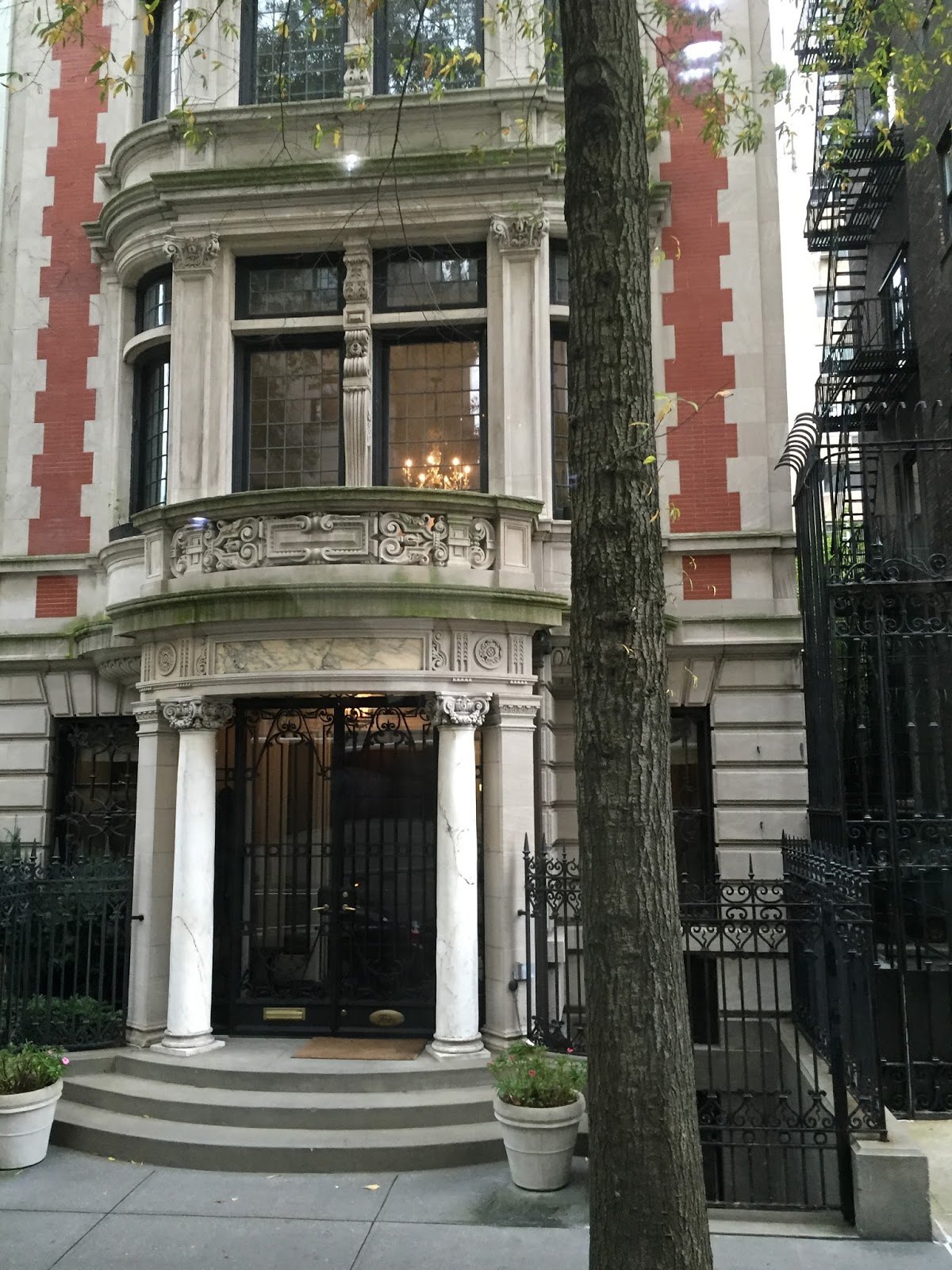 Gossip Girl Tour with On Location Tours.
