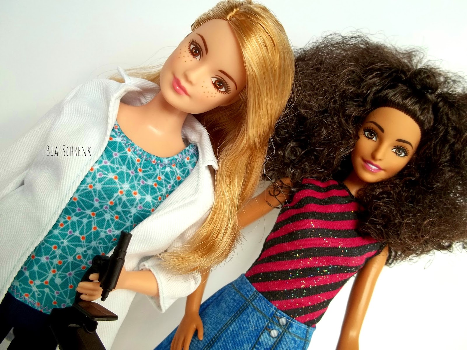 Hausderpuppen: Barbie® Scientist Career Doll With Microscope DVF60