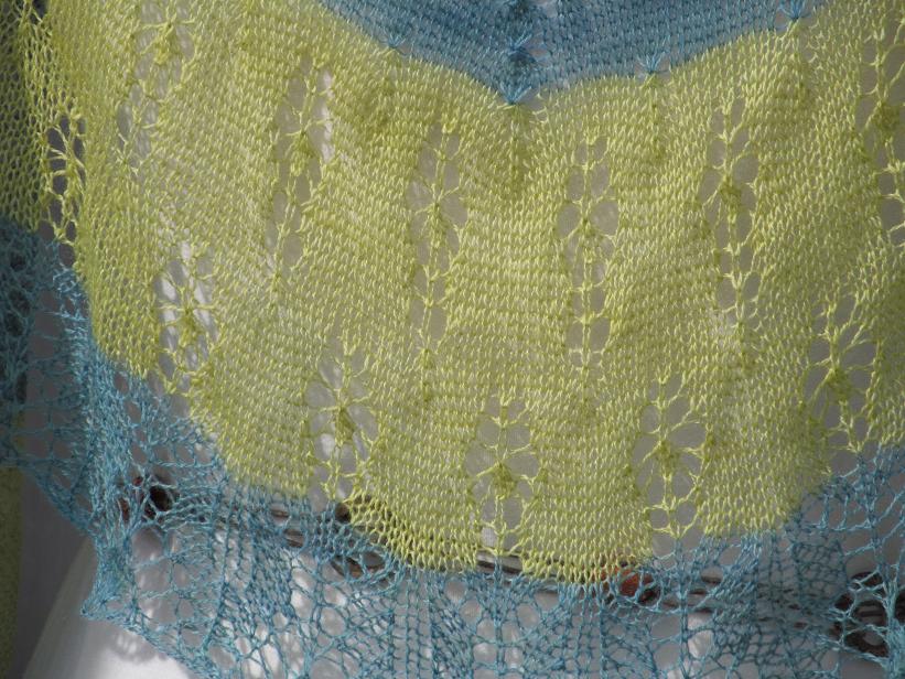 A passion for knitted Lace: Sister "Lotus" Shawls