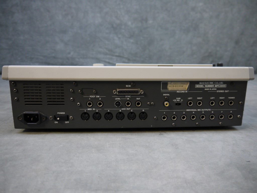 MATRIXSYNTH: AKAI Roger Linn MPC3000 Music Production Center SN 0615-01319