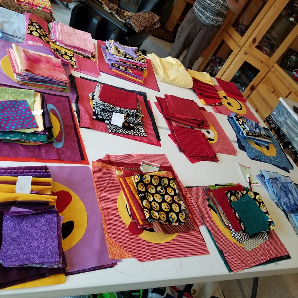 Hope Quilters: Emoji Quilt Project
