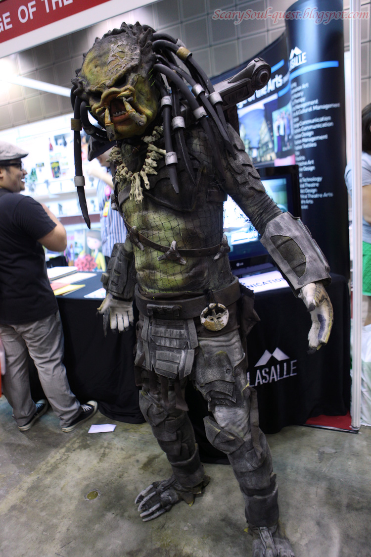 The Quest of The Photographer Wannabe: Predator Cosplay @ STGCC 2011