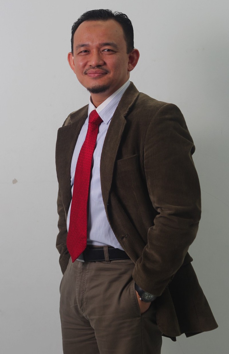 MASZLEE'S LATEST SHOW ON STAGE